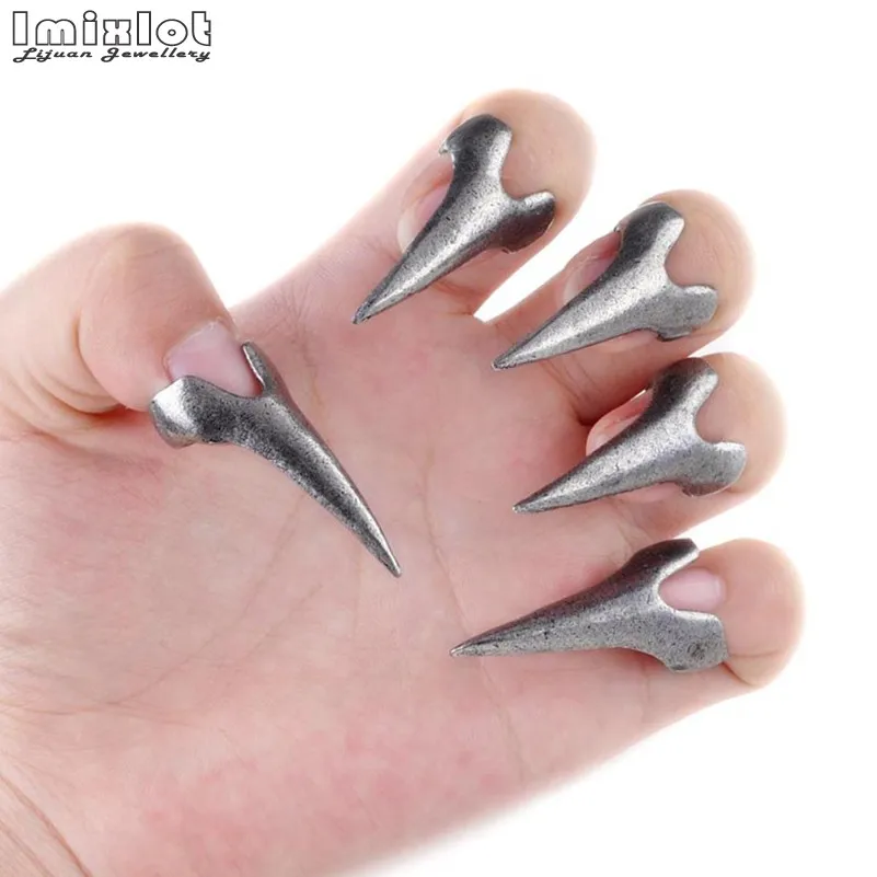 Finger Claw Weapon