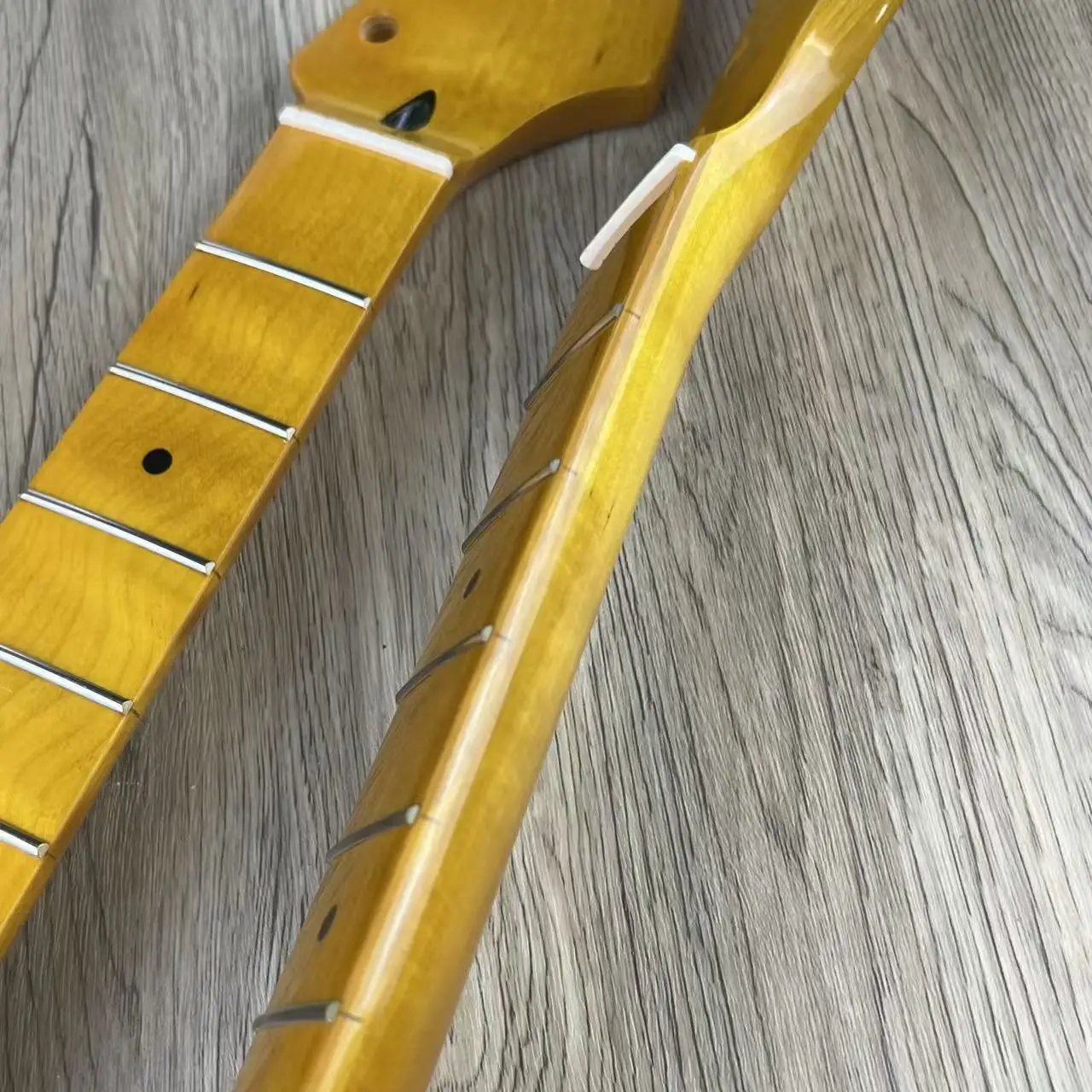 ST Guitar Neck Light Yellow Glossy Canadian Maple Fingerboard 22F 9.5 ...