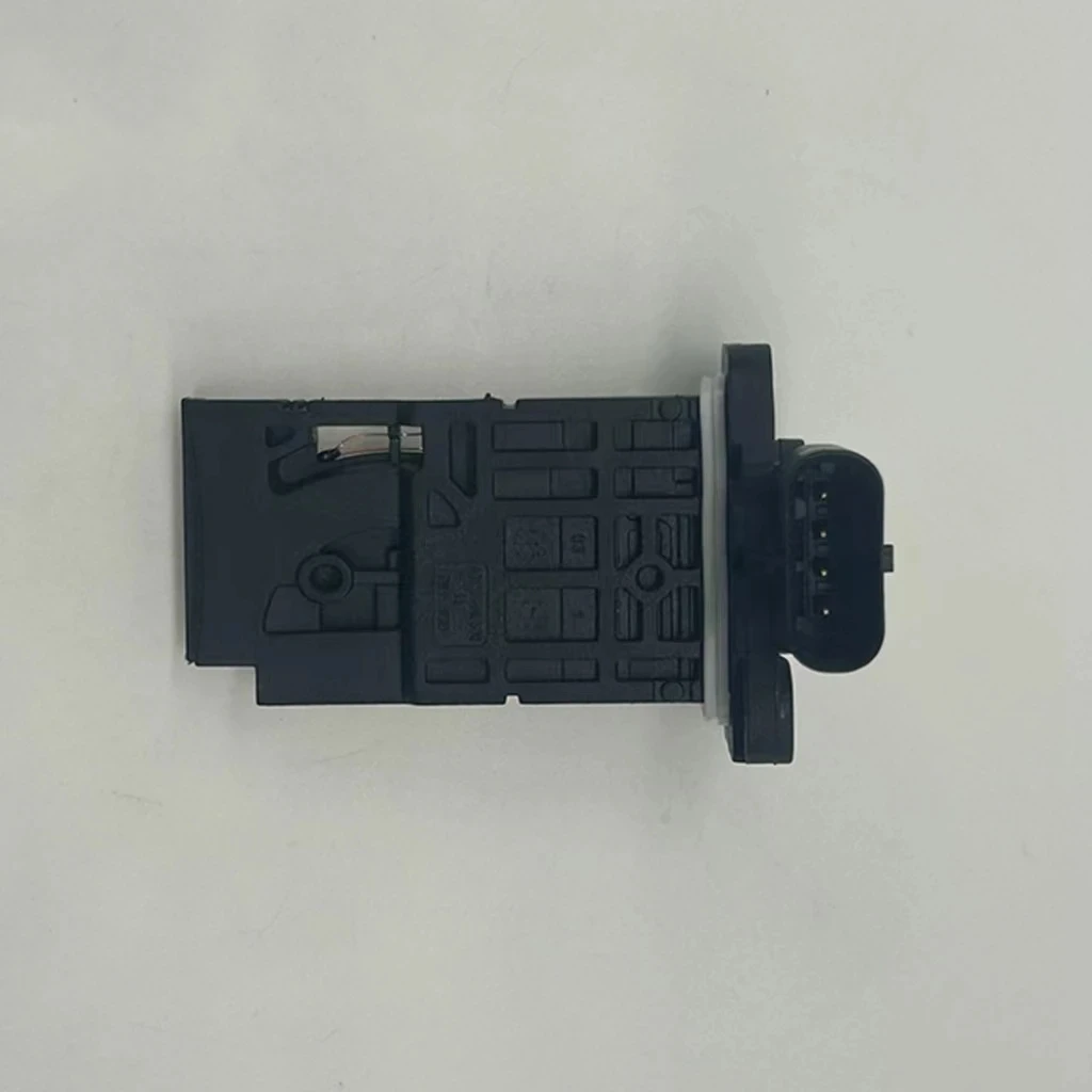 MASS-MAF-EM5A-12B579-AA-2038581-A2C81590300.jpg