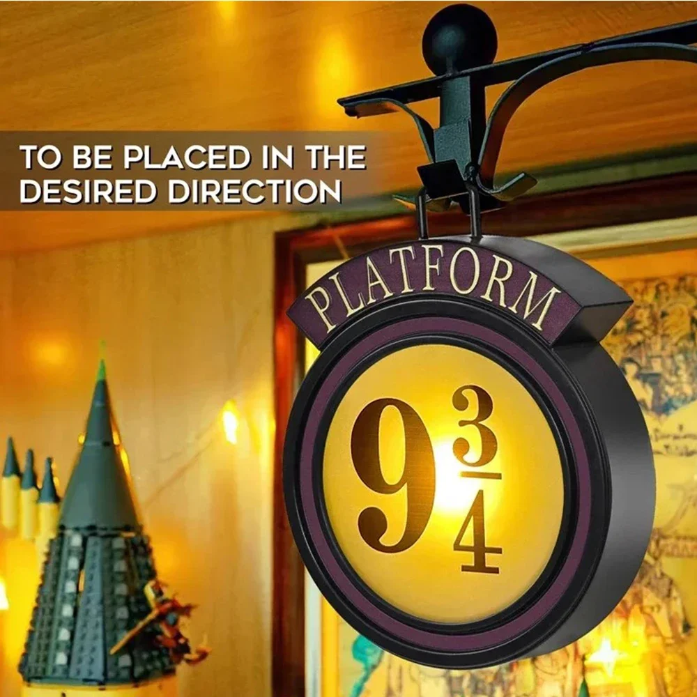 הארי פוטר - מנורת קיר שלט 9:3/4 מדהימה לתלייה על קיר - אאוטלט המתנות השוות Atar.co.il