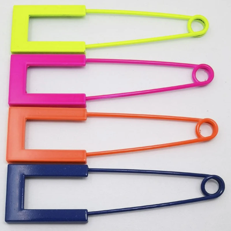 Alloy-Fluorescent-Brooch-Simple-and-Stylish-Spray-Paint-Brooches-Women ...