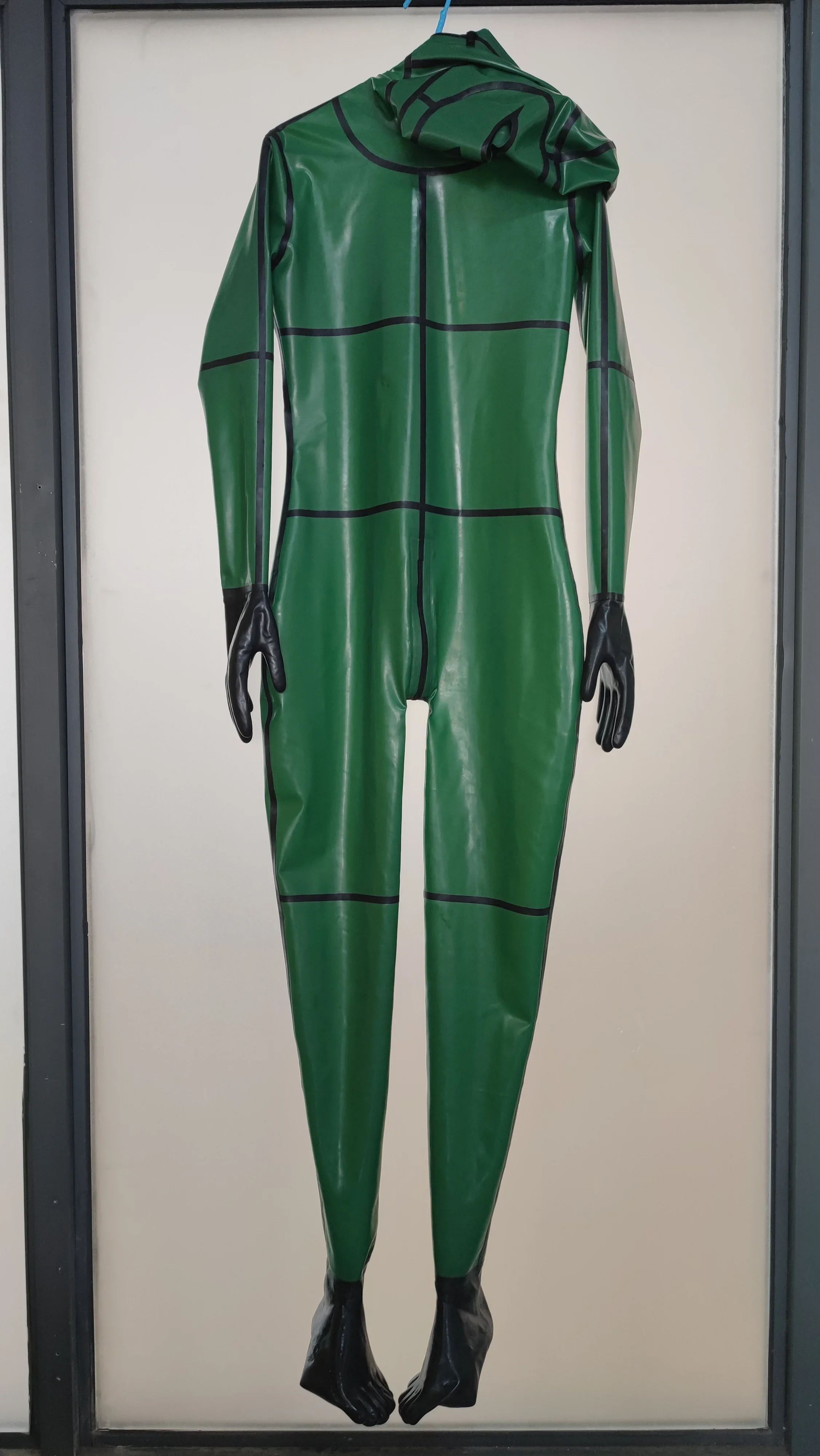 costume-party-Latex-Rubber-Gummi-Ganzanzug-Metal-green-tight-fitting ...