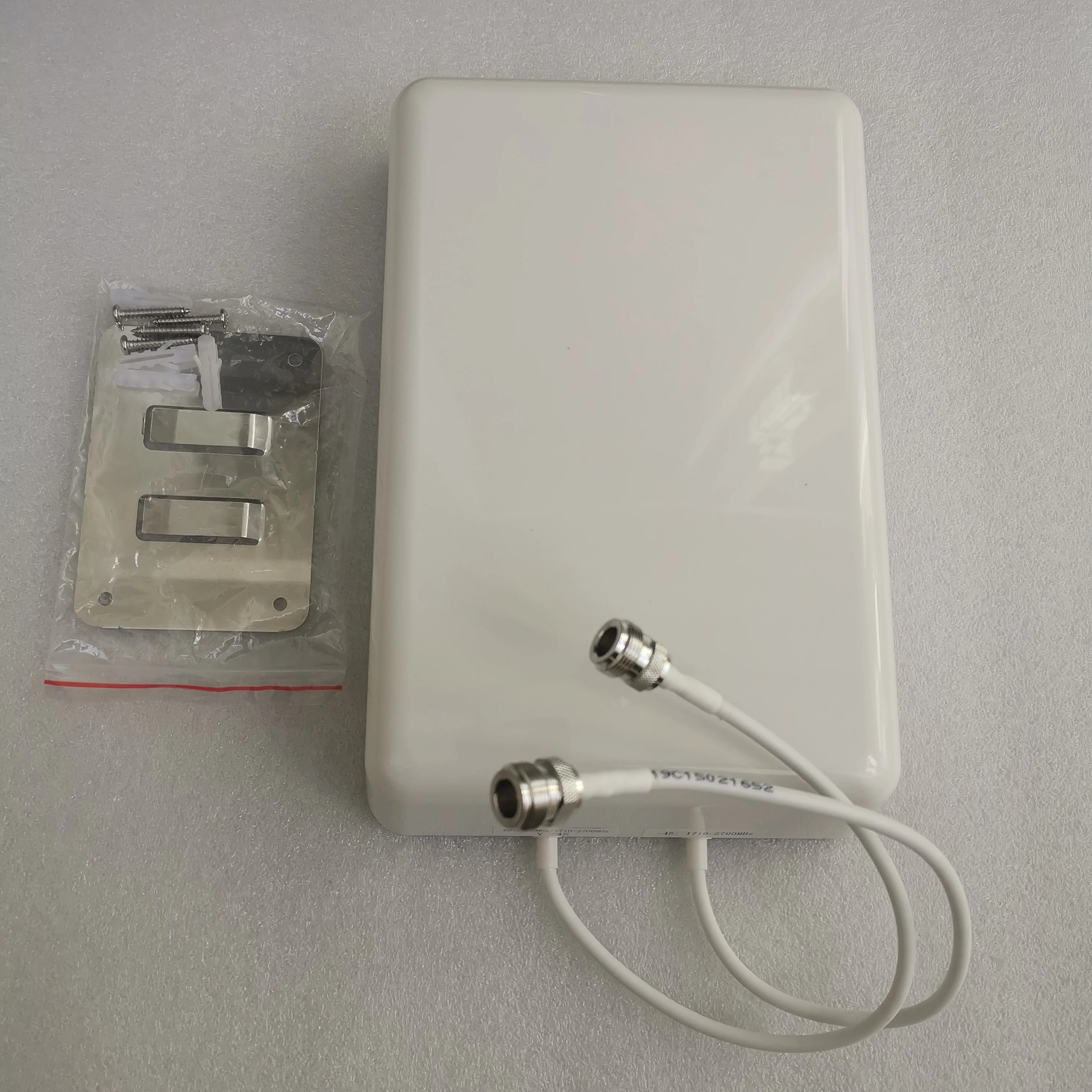 698-2700MHz 2*2 Mimo Panel Antenna Wall Low PIM3 -140dBc@2*33dBm Indoor ...