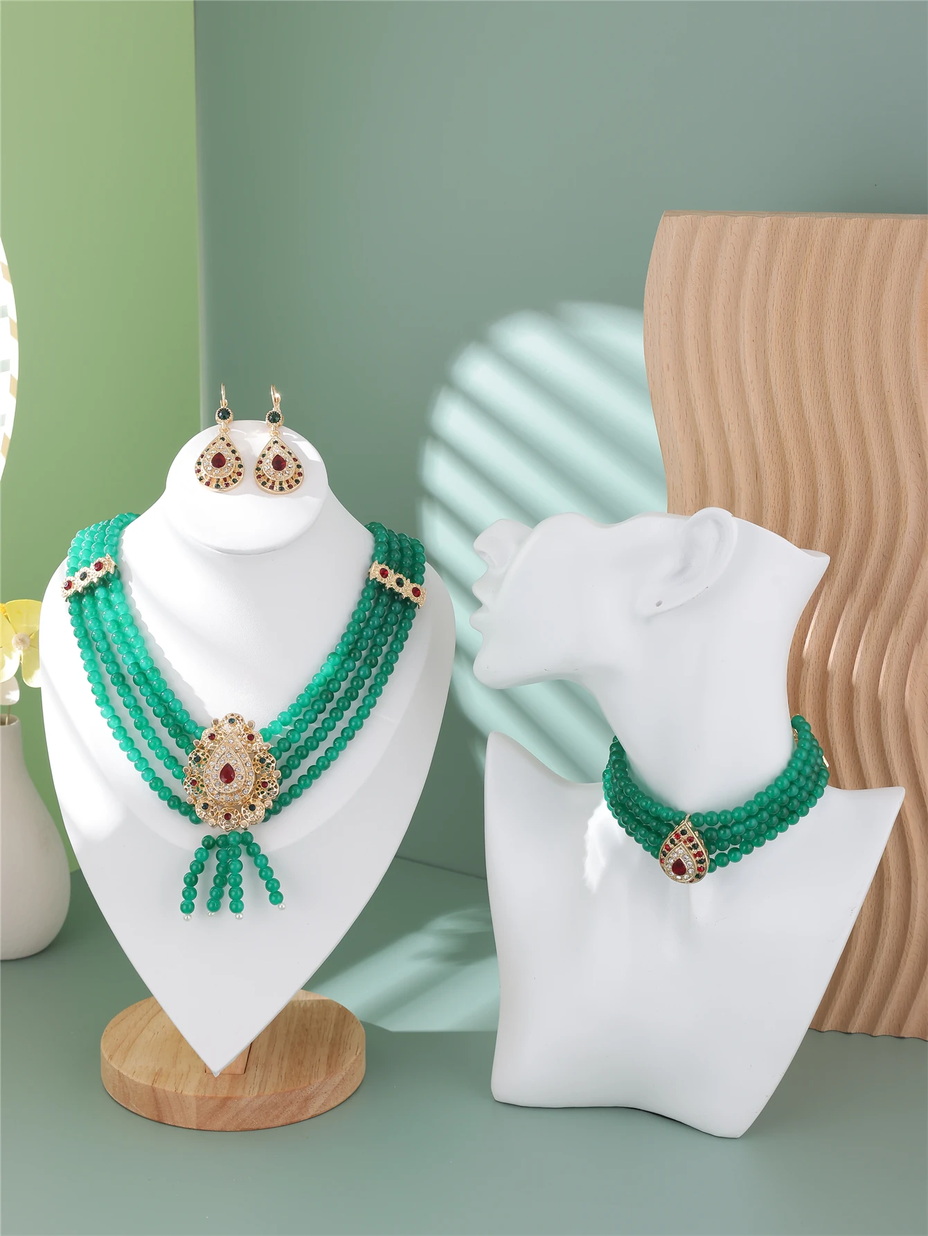 Necklace set green colour store