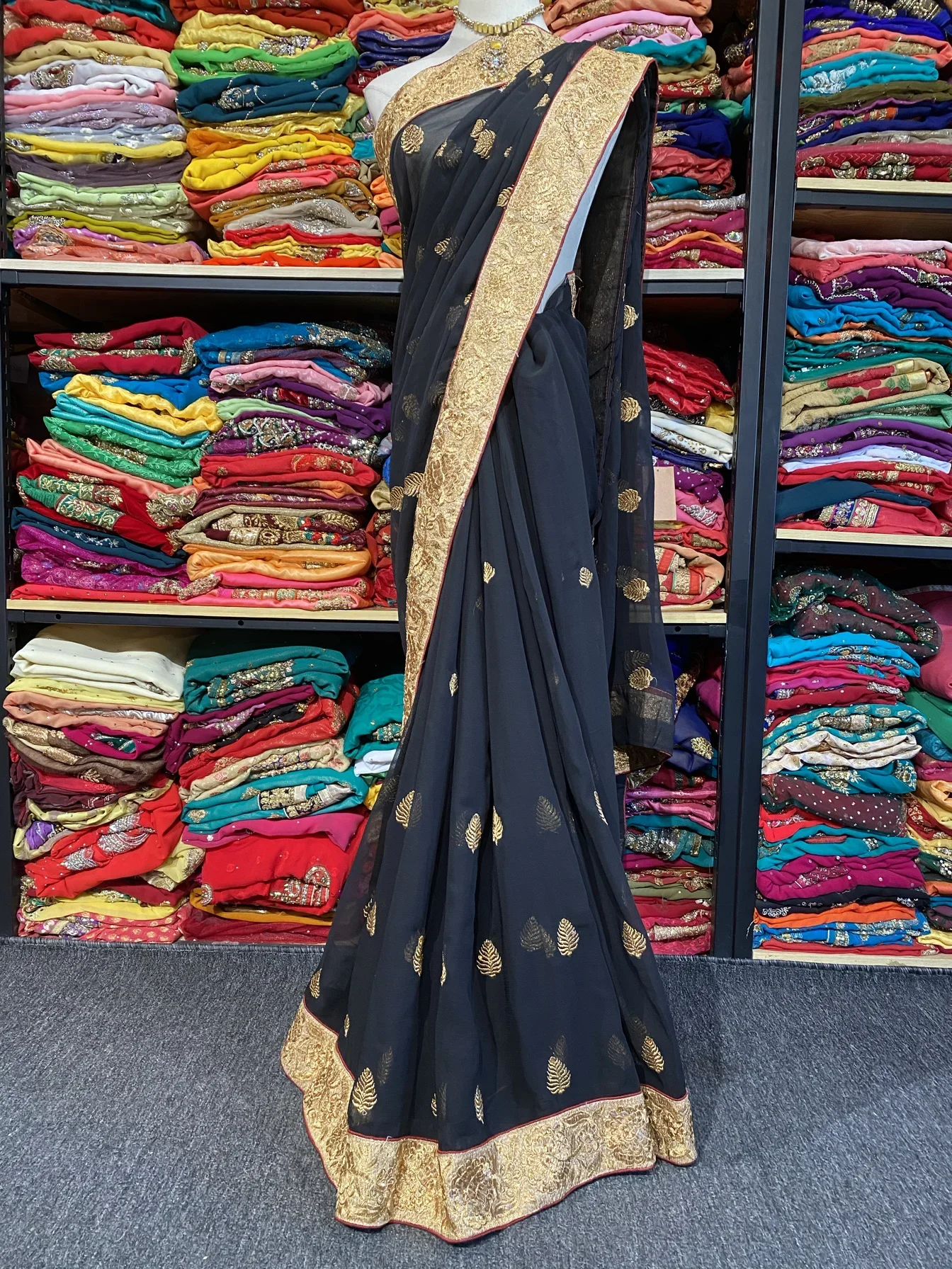 India-s-new-six-meter-sari-you-can-customize-the-top-without-returning ...