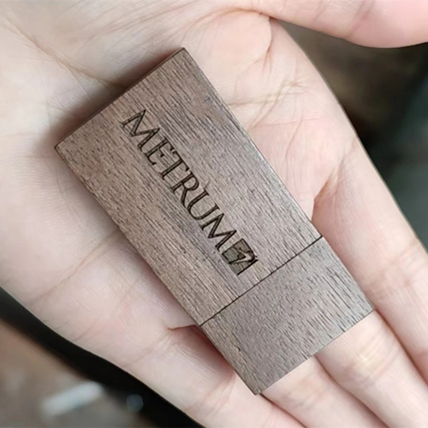 Free-Custom-Laser-Engraving-LOGO-Walnut-500x2GB-USB2-0-10x512GB-USB3-0 ...