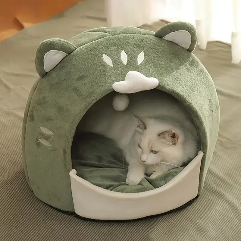 Cama quente semi fechada do animal de estimação do ninho do gato no ...