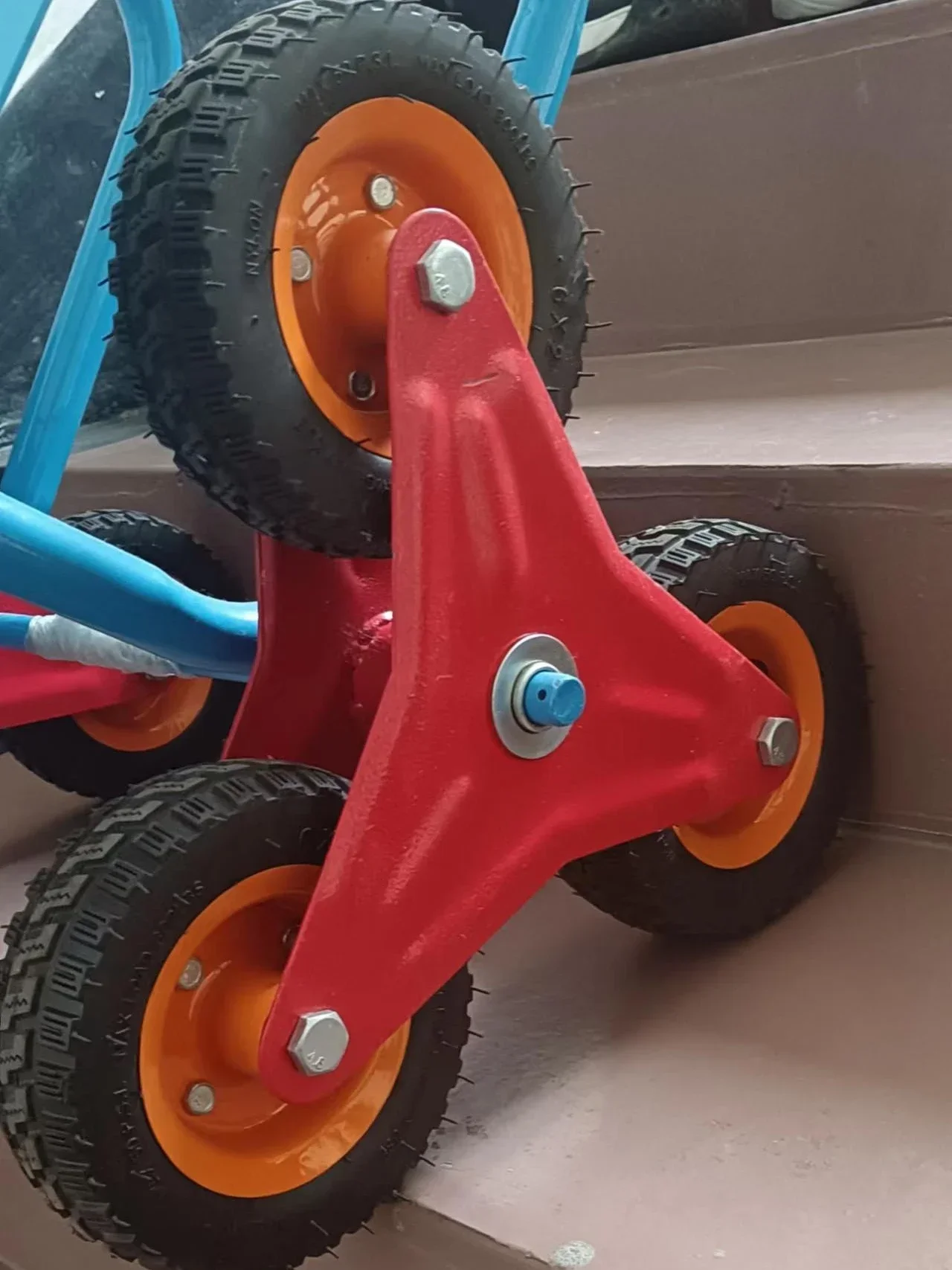 Stair-Climbing-Triangular-Wheel-Rubber.jpg