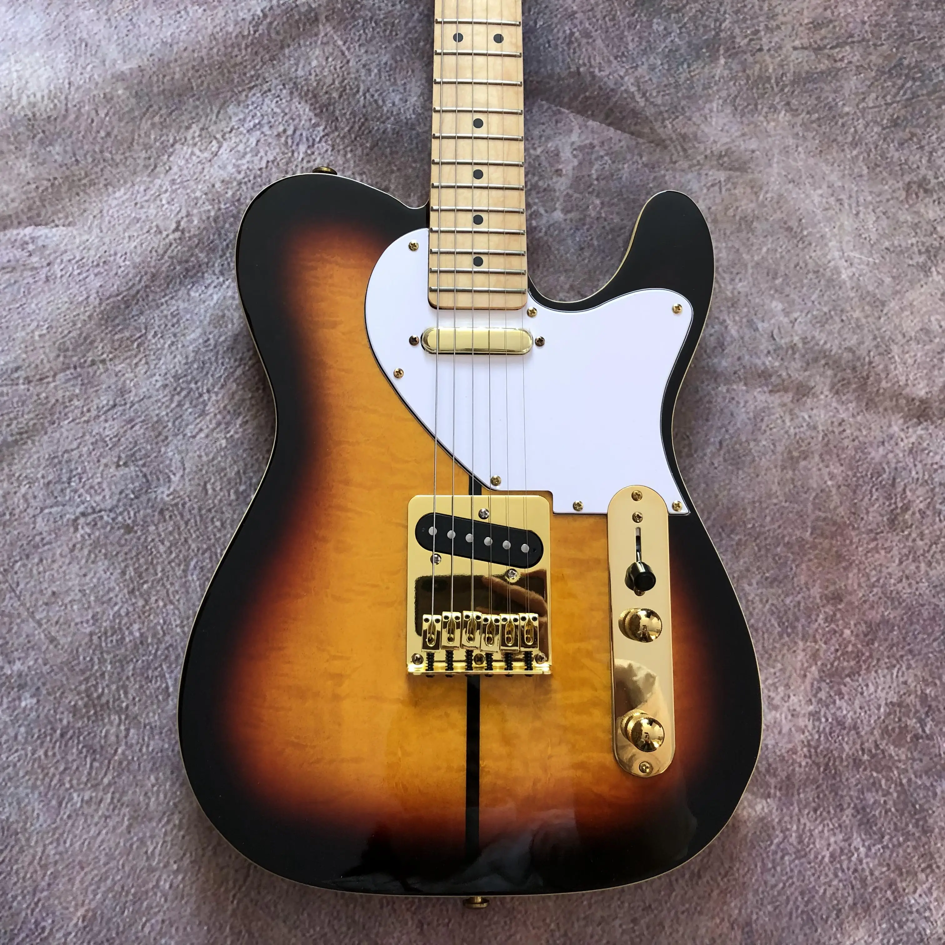 Custom-electric-guitar-flocculent-maple-top-gold-hardware-solid-wood ...