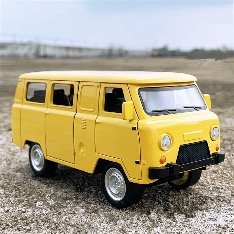1-18-UAZ-Travelers-Alloy-Traffic-Bus-Car-Model-Diecast-Classic-City ...
