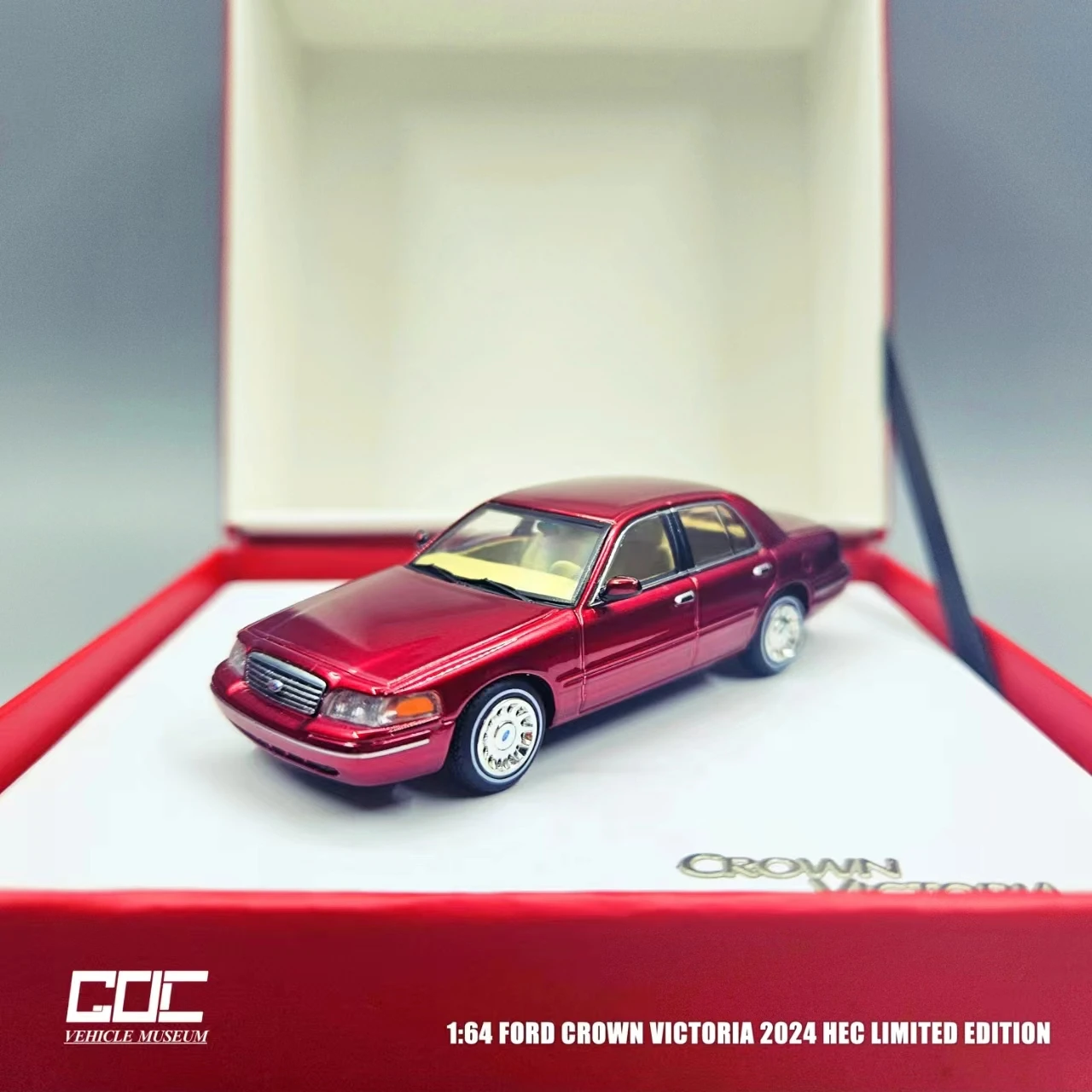 GOC-1-64-Ford-Crown-Victoria-HEC-Red-Gift-box-packaging-Diecast-Model ...