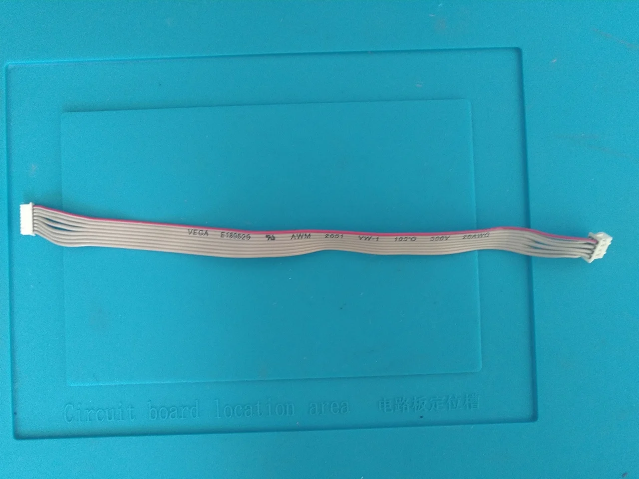 Cable (21,3) Vega e189529 AWM 2651 VW-1 105C 300V 28awg pin 8 de Monitor