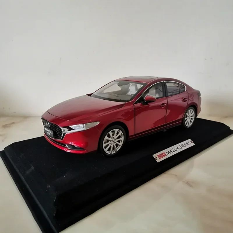 1-18-Scale-MAZDA-3-AXELA-Alloy-Car-Model-Ornaments.jpg