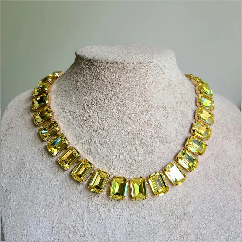 Rectangular-crystal-necklace-with-geometric-patterns-women-s ...