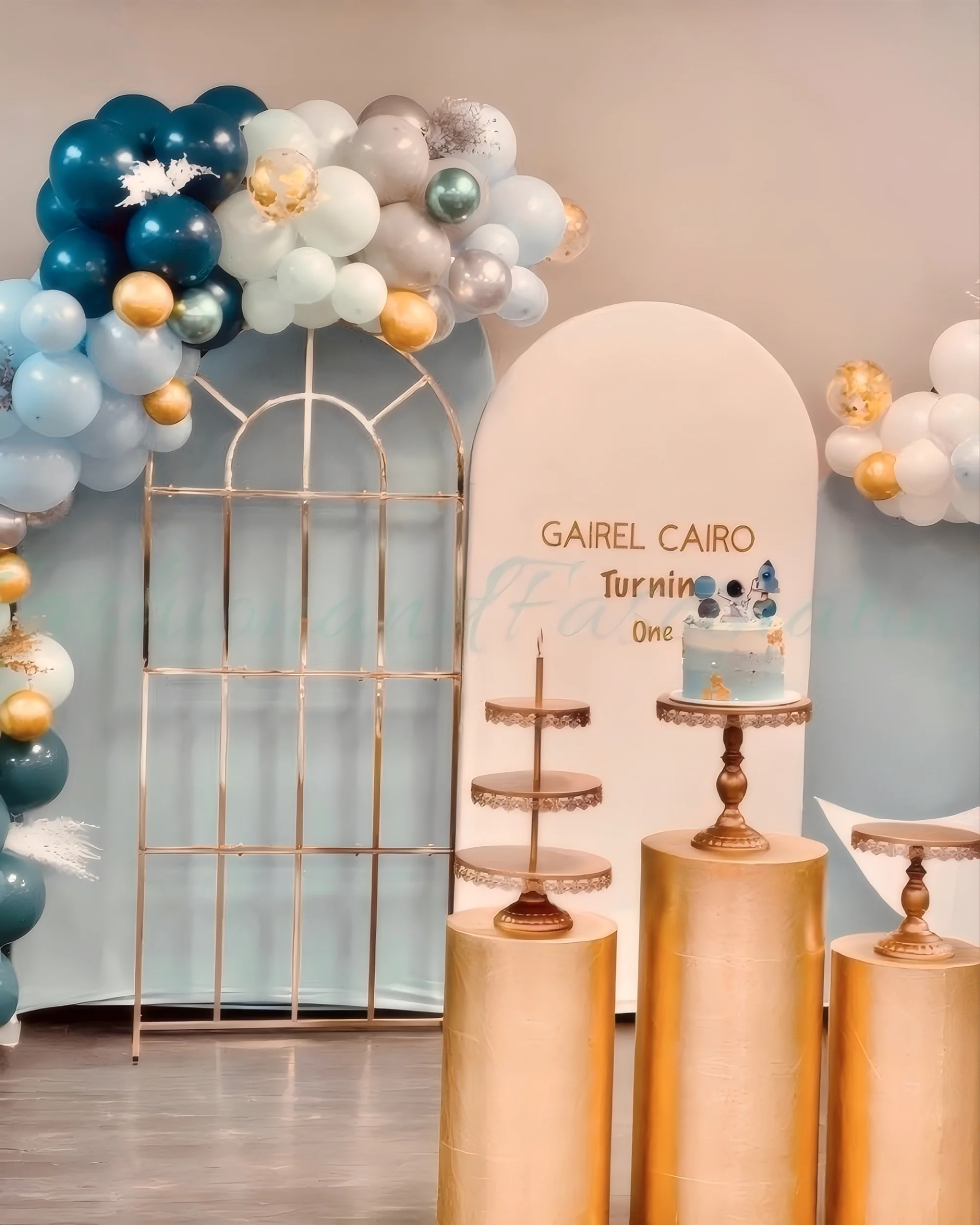 Shiny-Gold-Gilded-Arch-Screen-Flower-Stand-Wedding-Background ...