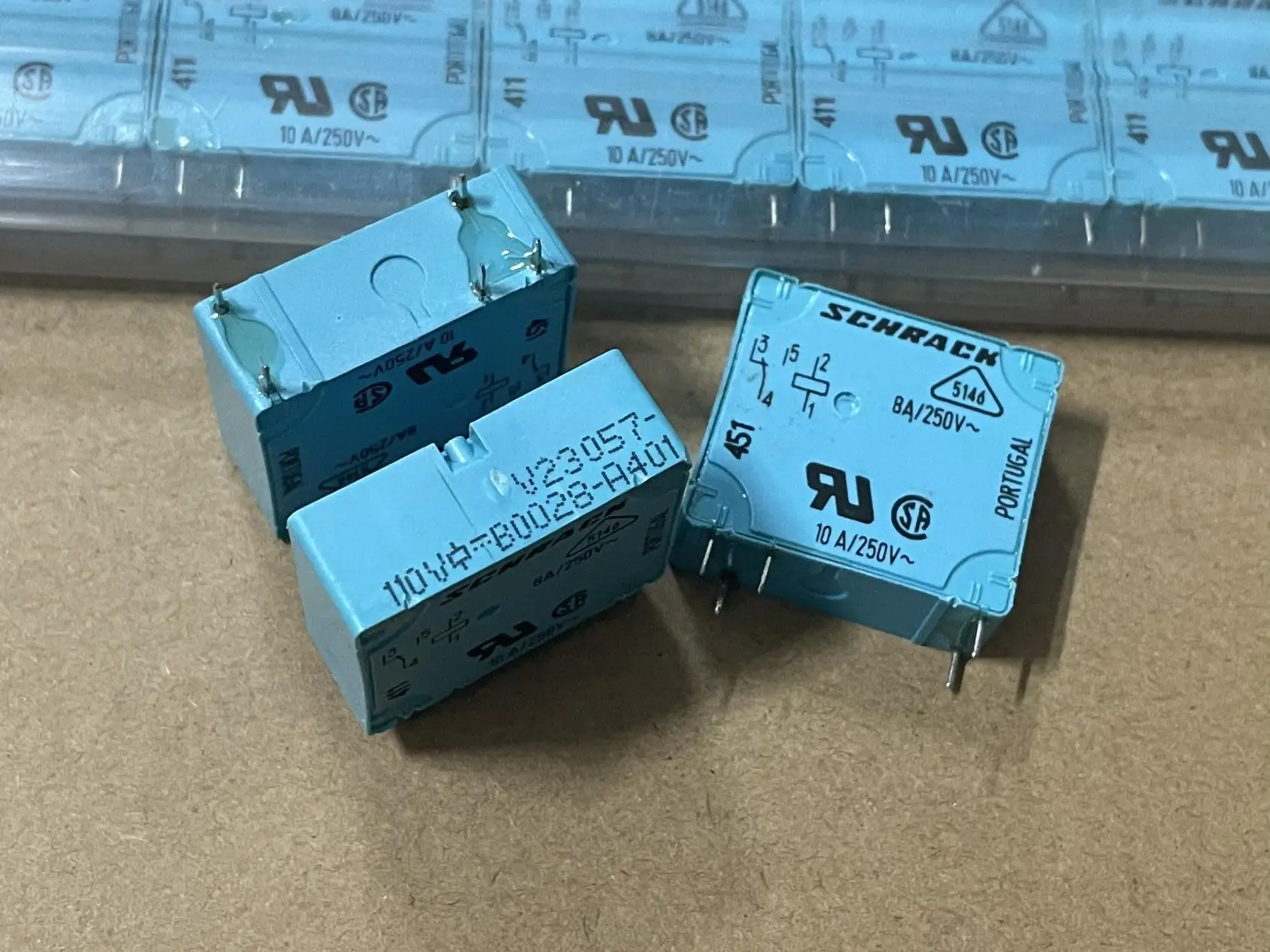 V23057-B0028-A401-V23057-B0013-A401-V23057-B0006-A201-V23057-B0006-A101 ...