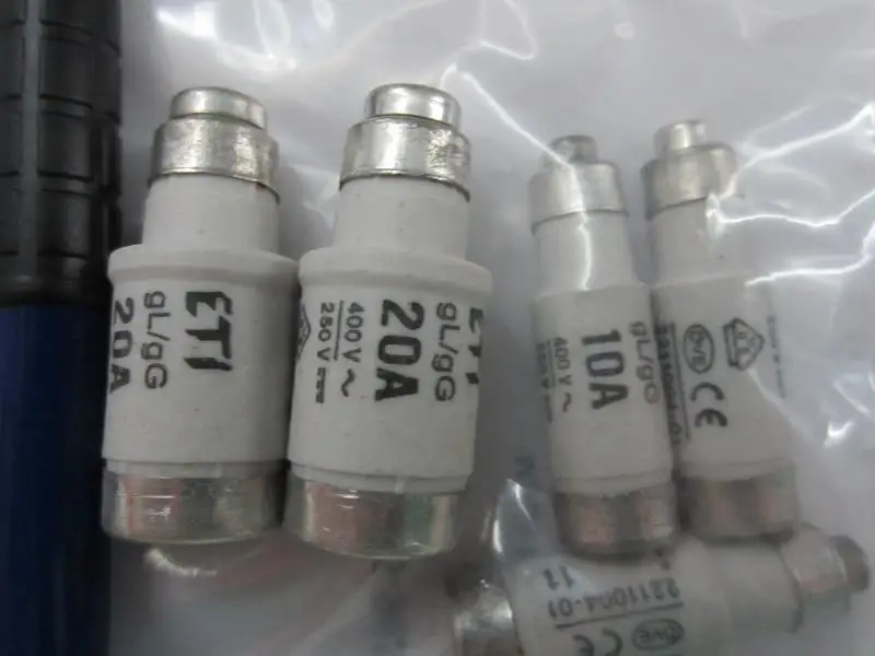 1pcs-ETI-Fuse-D02-20A-25A-35A-50A-63A-400V-250V-GL-GG-fuse.jpg