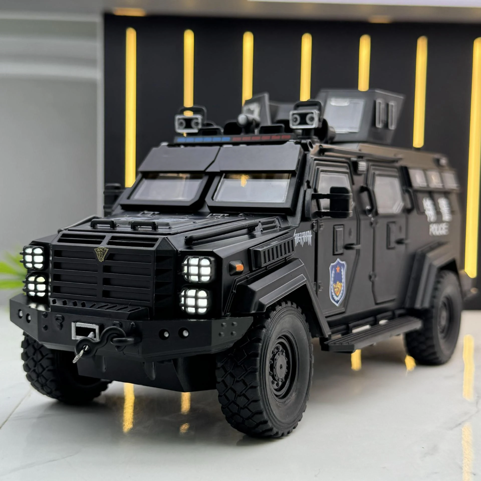 1-24-Alloy-Tiger-Armored-Car-Truck-Model-Diecasts-Metal-Toy-Police ...