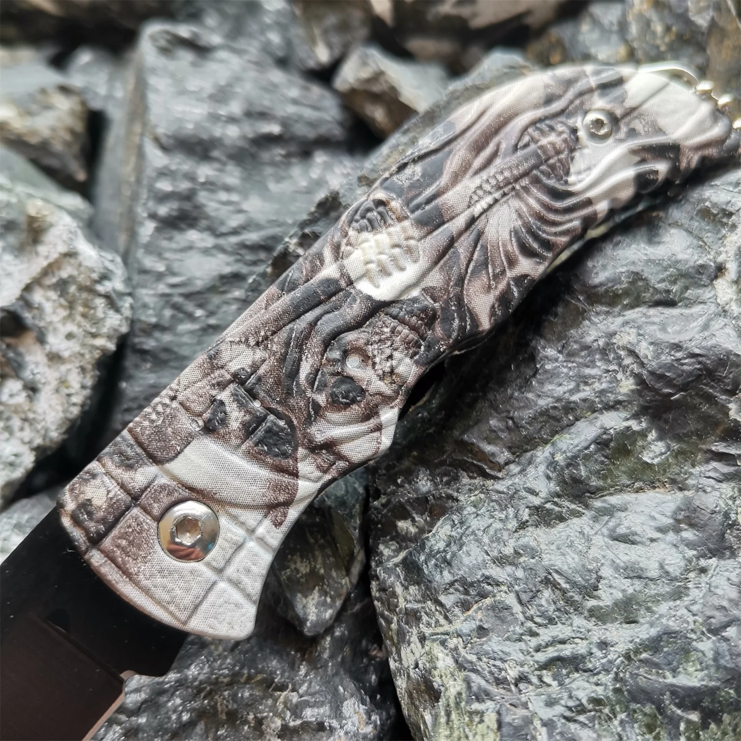 Doom Blade Portable Stainless Steel Folding Knife - Blade HQ