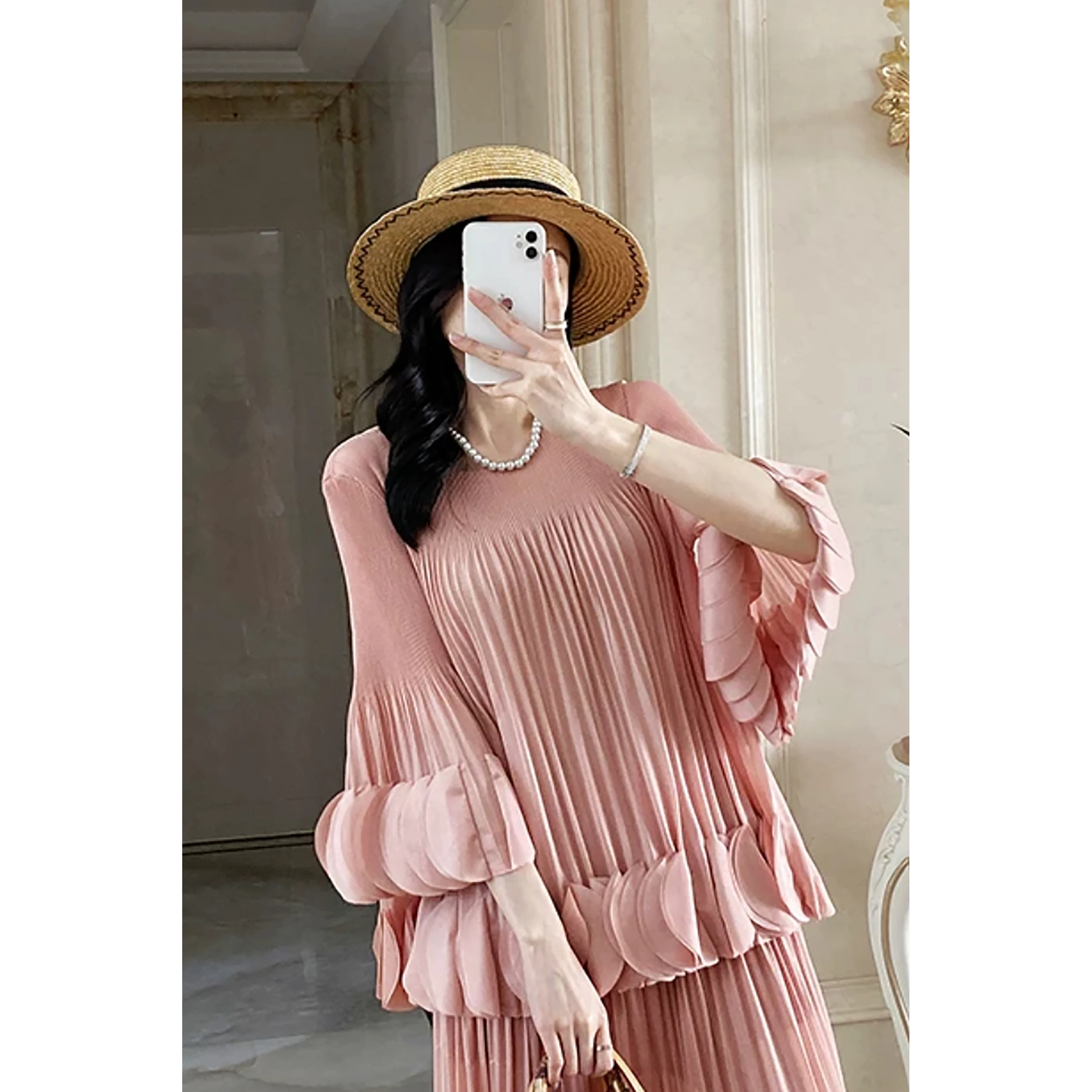 Miyake-Design-with-Ruffled-Edges-Loose-Pleated-Tops-Exudes-A-Sense-of ...