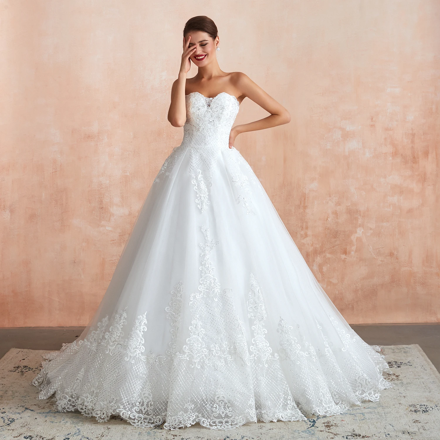 PAFFAS White Lace Appliques Ball Gown Luxurious Off The Shoulder Tube ...