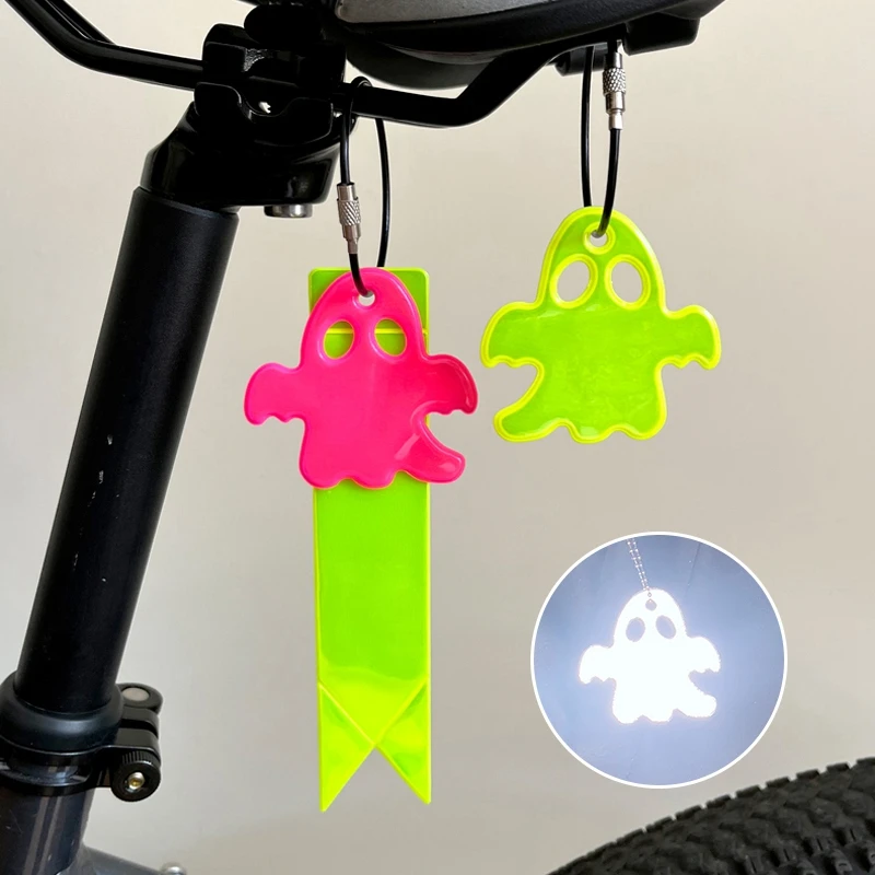 Halloween Keychain Ghost Reflective Hanging Pendant for Car Halloween ...