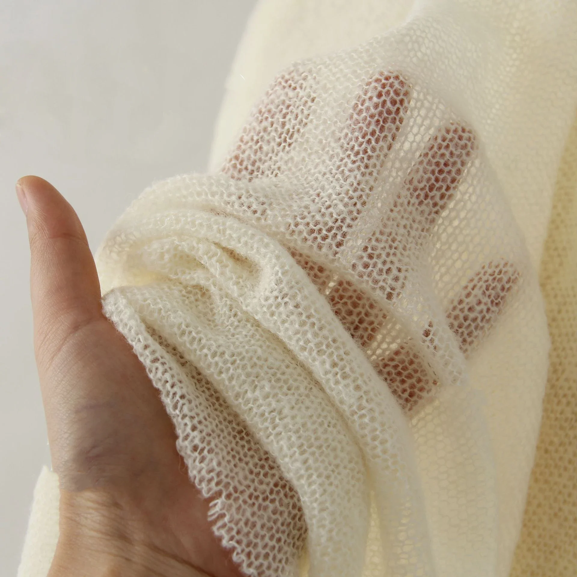 Light-Hand-Feel-Soft-Woolen-Cashmere-Fabric-Woven-Wool-Sweater-Designer ...