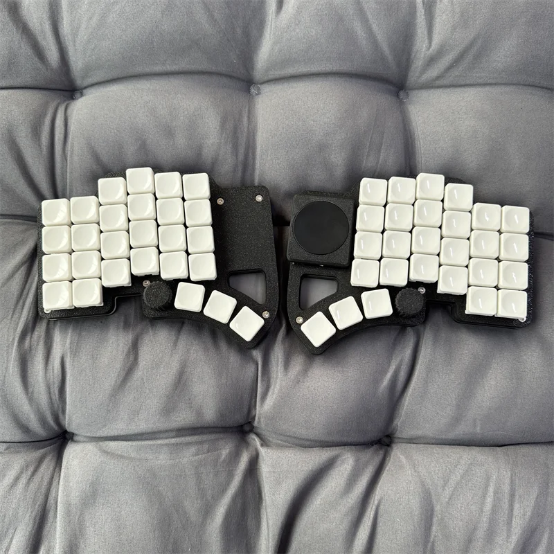 Dilemma Max Trackpad Split Machinery Keyboard: The Ultimate Ergonomic ...