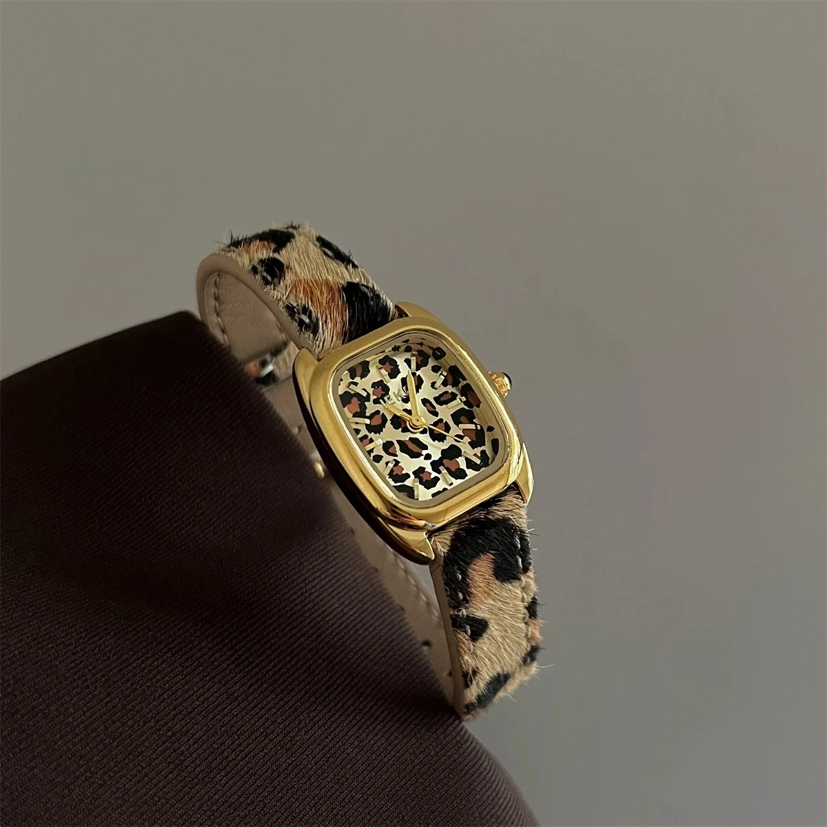 Women Watches for Girls Wrist Quartz Watch Leopard Wave Dial Gold ...