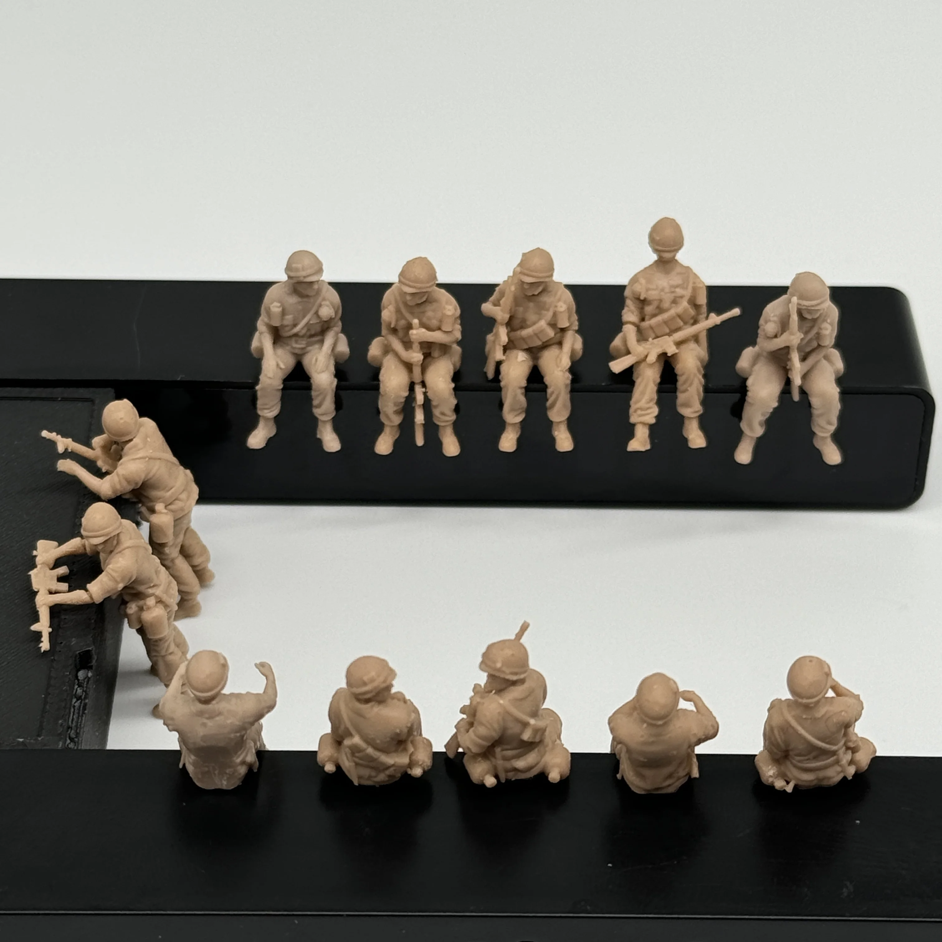 1/72 Scale Resin Model kit Vietnam War US infantry drivers M35 military ...