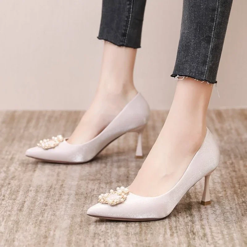 Pregnant High Heels: Can You Really Wear Them Safely and Stylishly ...