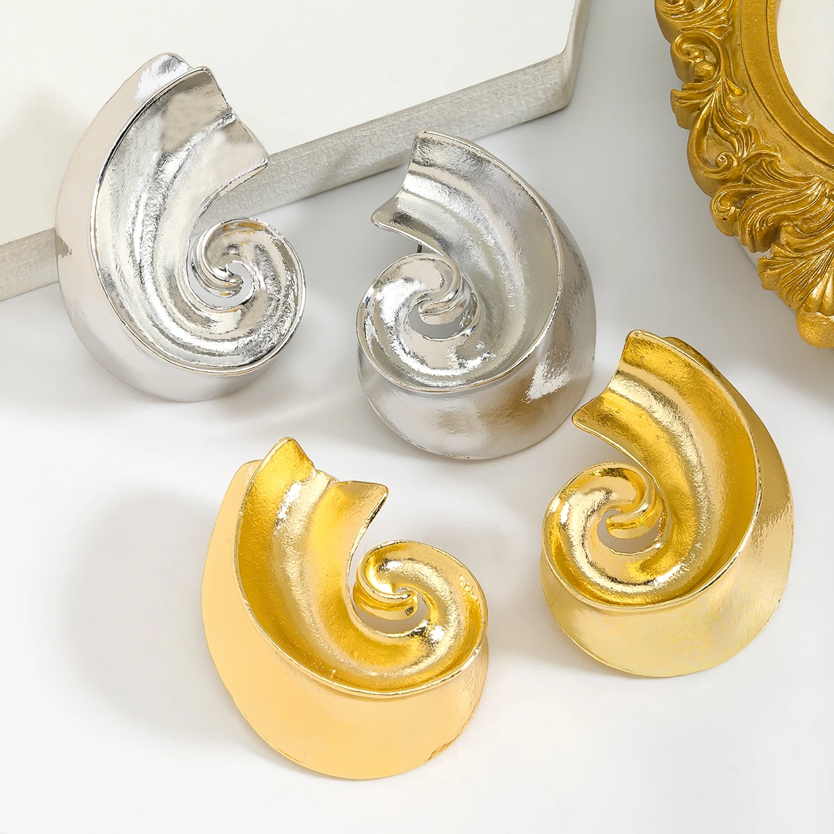 Girlgo-Fashionable-and-Exaggerated-Minimalist-Alloy-Conch-Shaped ...