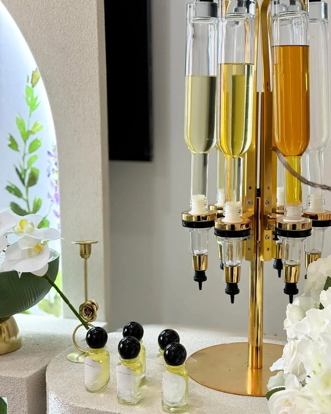 Perfume Golden Display ColognesRack with 6 Pump Distributor 6 Bottles ...