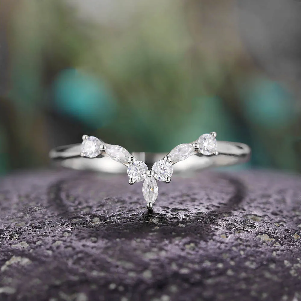 Huitan Simple V Shaped Finger Ring for Women Delicate Accessories with ...