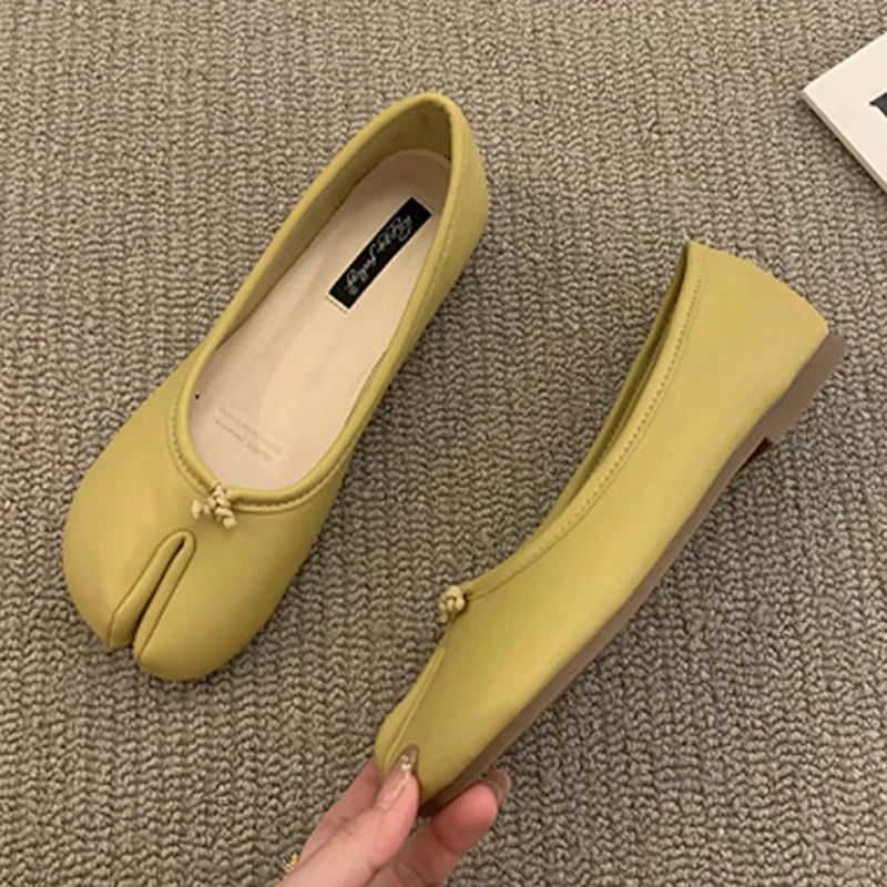 Japanese-Style-Tabi-Ninja-Shoes-Women-Cozy-Leather-Flats-Split-Hoof-Toe-Loafers-Femme-Mary-Jeans.jpg