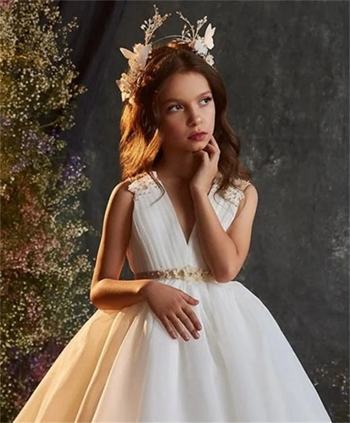 White Fluffy Tulle Applique V-neck Long Princess Dress Elegant Wedding ...