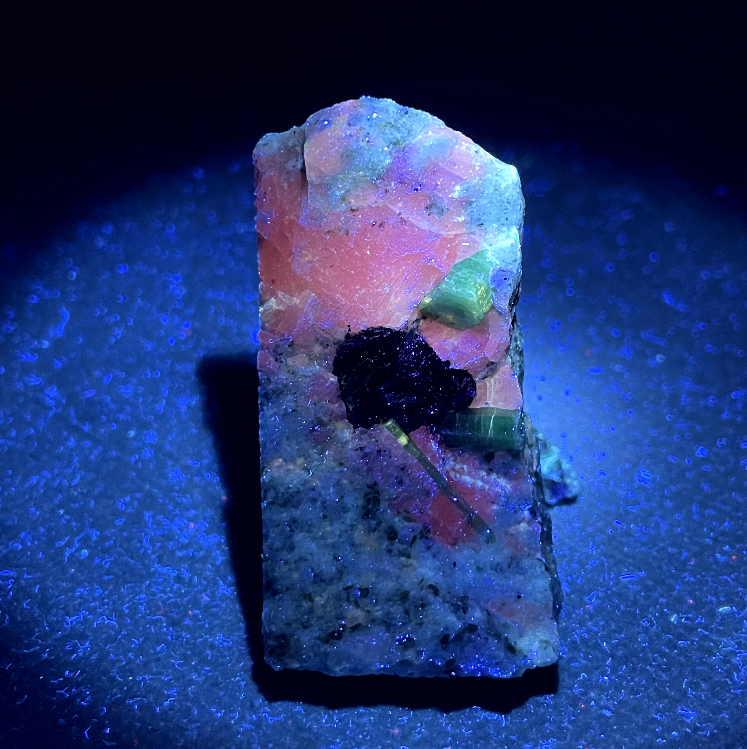 Very rare! 45g Natural green emerald and cassiterite and Fluorescent ...