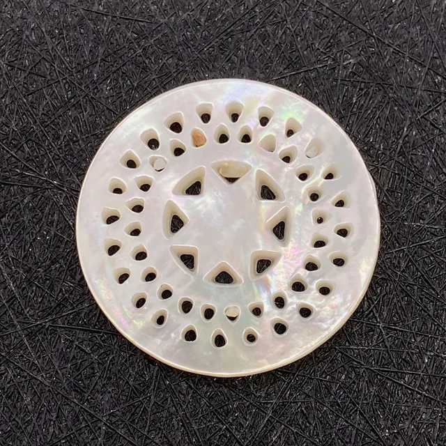 Natural White Shell Pendants Carved Hollow Mother of Pearls Shell ...