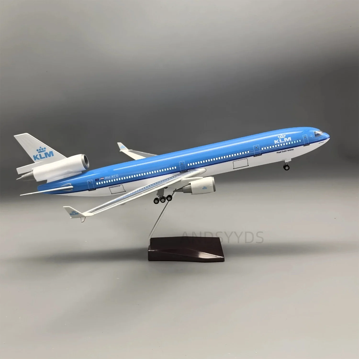 Explore the KLM MD-11 Papercraft: A Detailed Review and Guide for ...