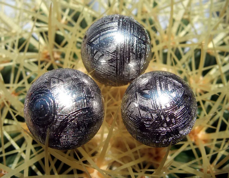 Natural Gibeon Iron Meteorite Moldavite One Round Beads Silver Plated ...