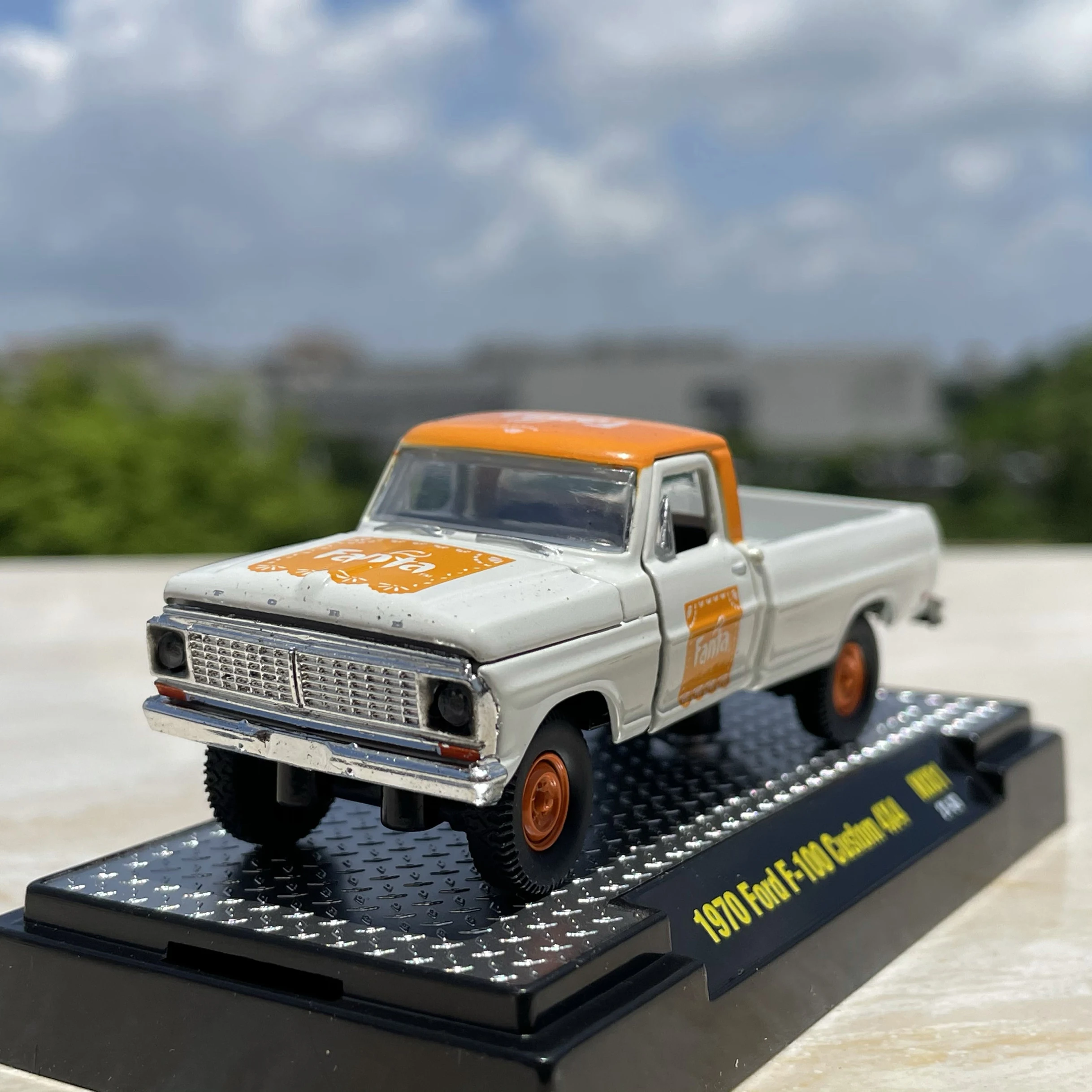 Escala-1-64-aleaci-n-fundida-Ford-F-100-personalizado-4X4-Pickup-ni-o ...