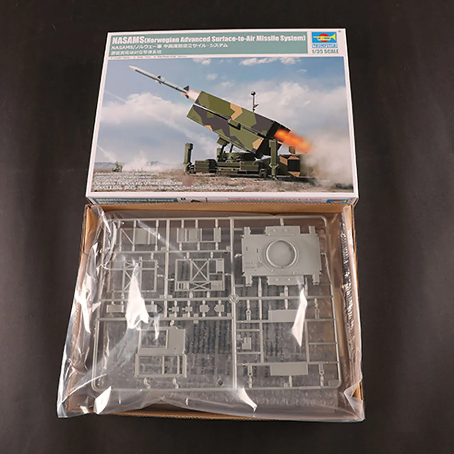 1-35-Plastic-Trumpeter-NASAMS-Norwegian-Advanced-Surface-to-Air-Missile ...
