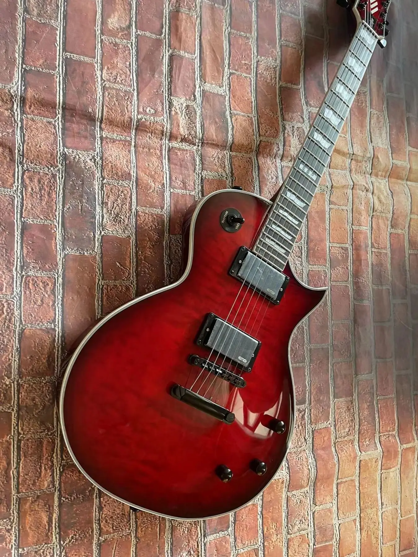 Red-ESP-best-selling-electric-guitar-with-a-fluffy-maple-top-veneer-and ...