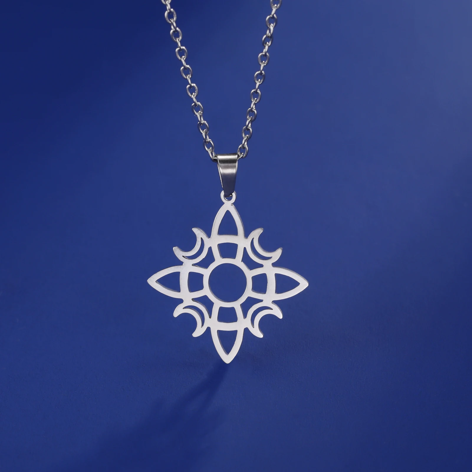 Skyrim Wicca Celtics Knot Triple Moon Goddess Necklace for Women ...