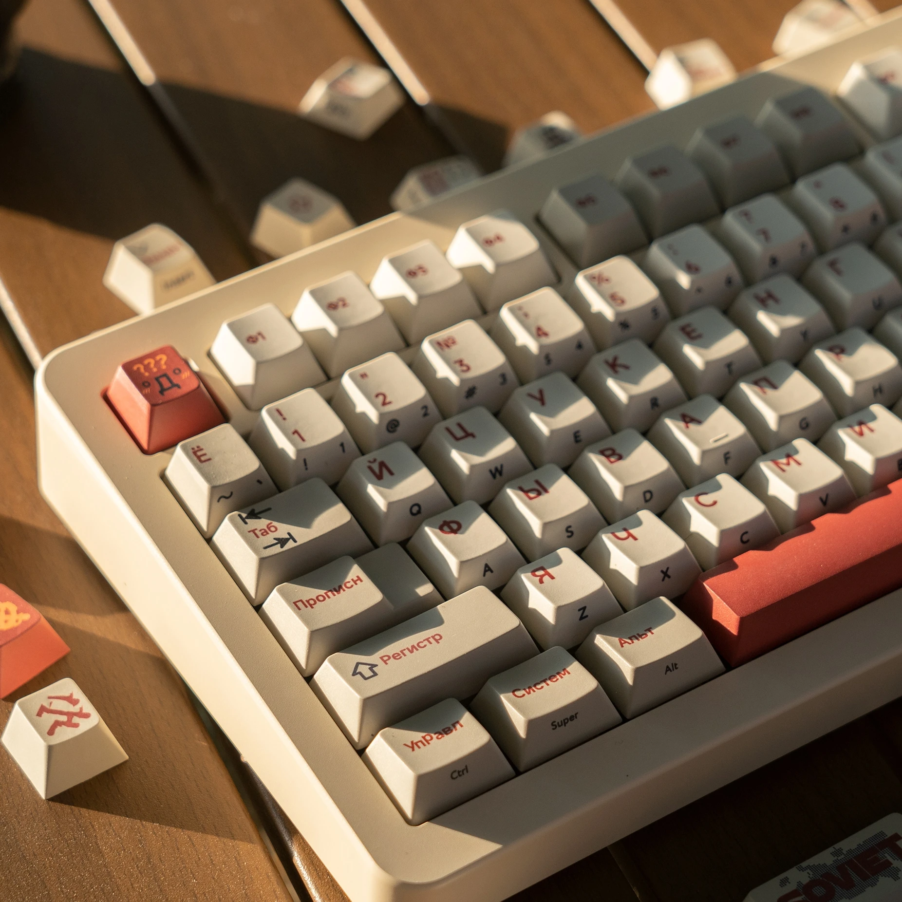 Retro-Soviet-Cyrillic-Keycaps-Astronaut-Theme-Russian-Cherry-Profile ...