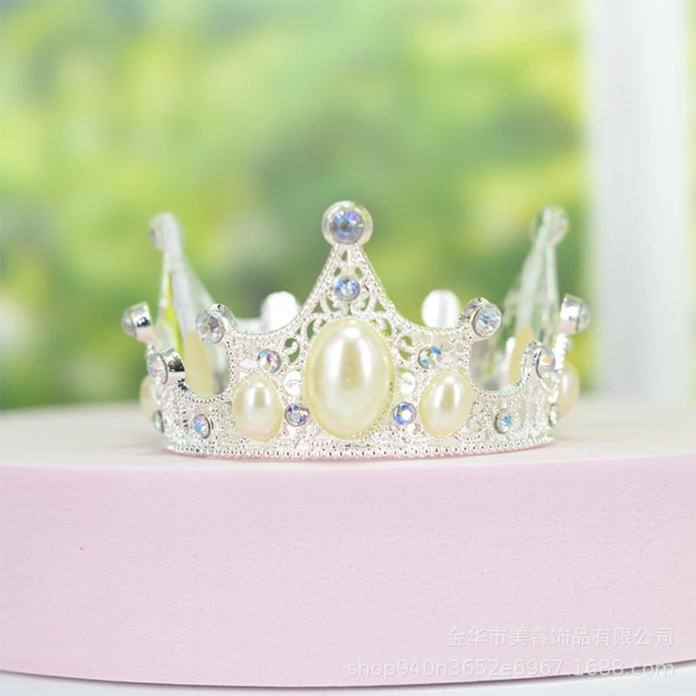 Labubu with Crown: A Unique and Stylish Accessory for Fashion Enthusiasts