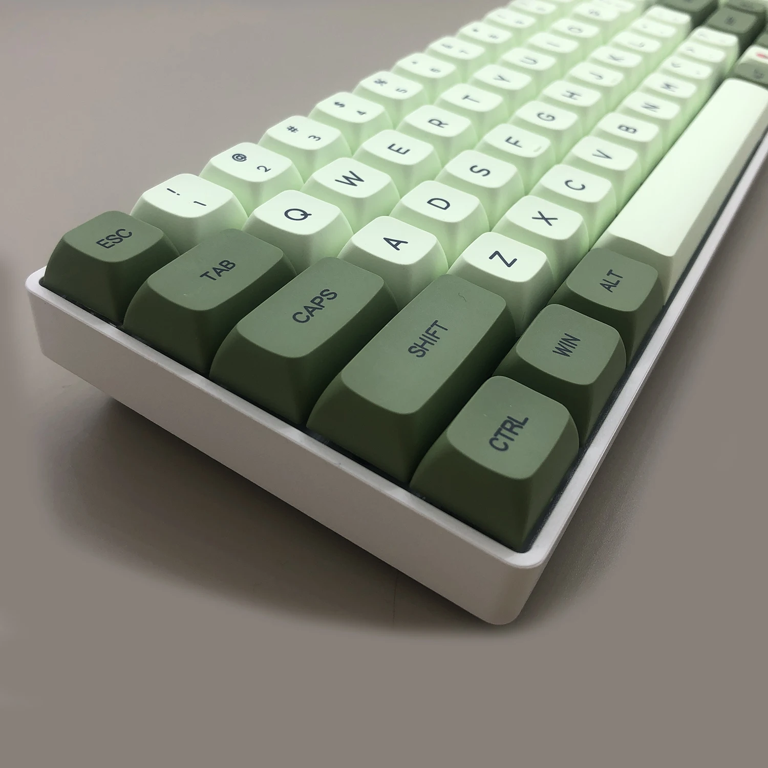 Matcha-keycap-green-and-white-personalized-124-key-PBT-sublimation-XDA ...