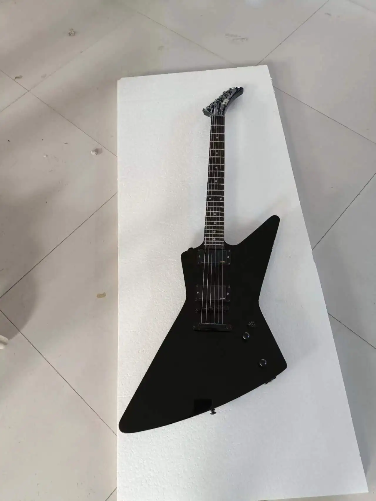 Ome-Electric-Guitar-Finish-Gloss-Black-Active-Pickup.jpg