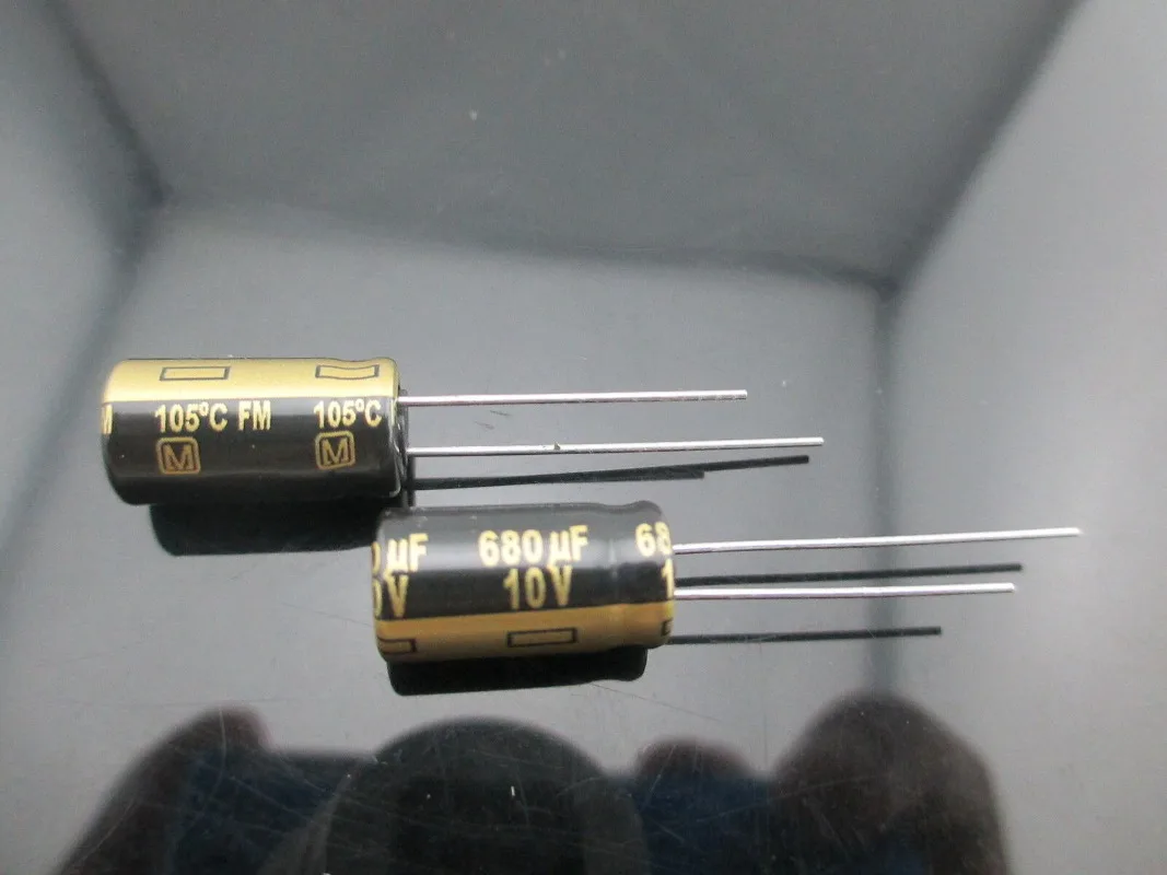 10pcs-JAPAN-Panasonic-FM-680uf-10V-680mfd-Impedance-Electrolytic ...