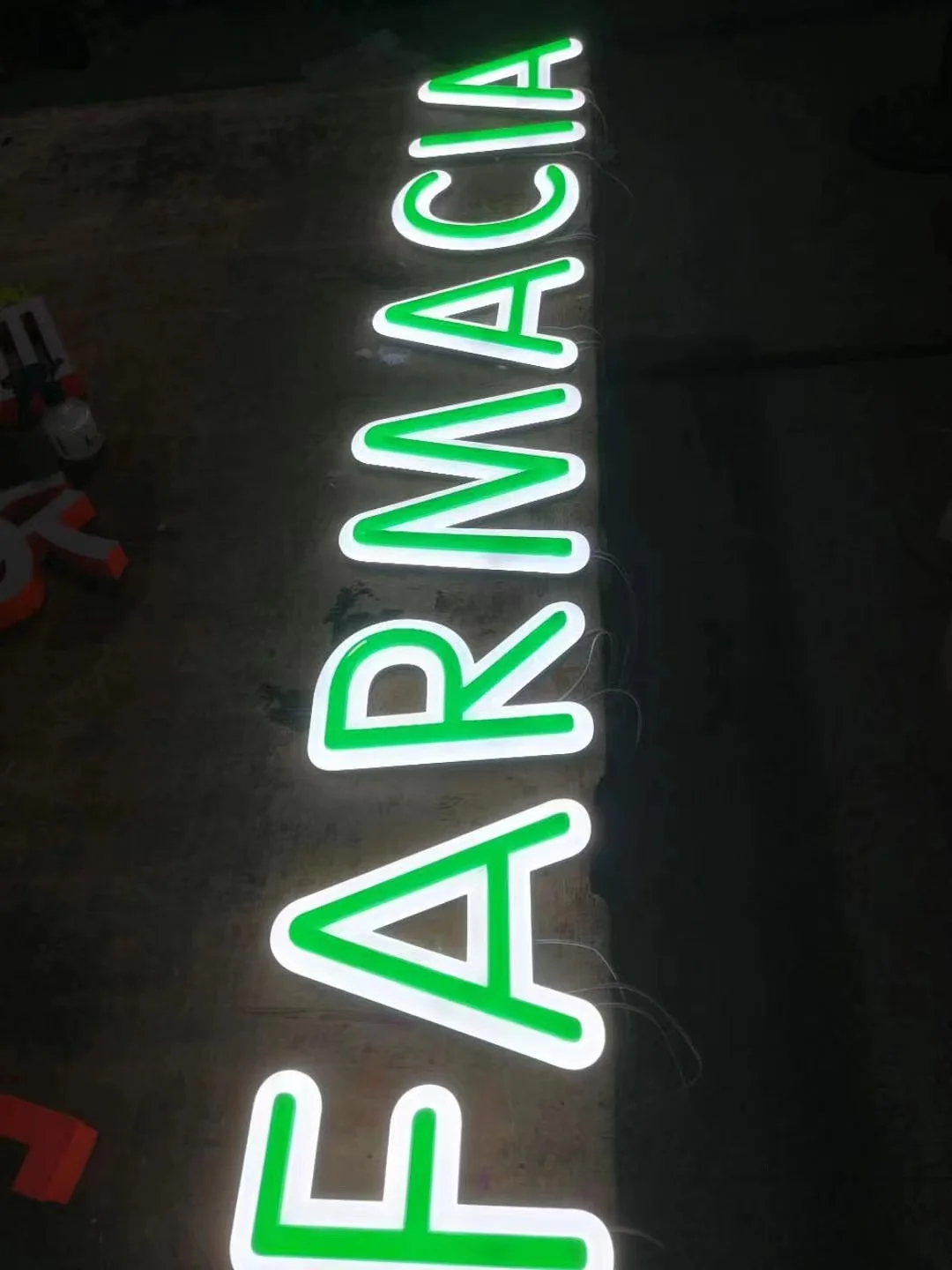 LED-Pharmacy-Green-Cross-Enseigne-Lumineuse-Pharmacie-Pharmacy-LED-Sign.jpg